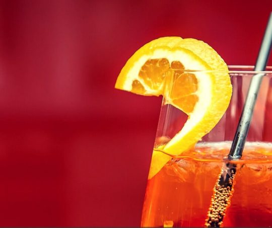 A ogni cocktail il suo bicchiere. I consigli per scegliere i bicchieri ...